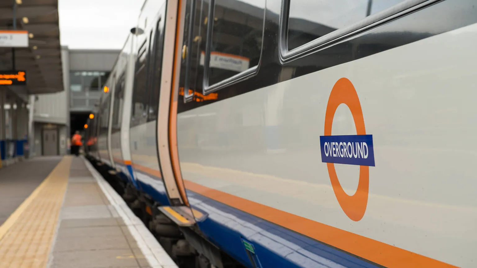 New cultural rebranding of London Overground - Die Gute Minute
